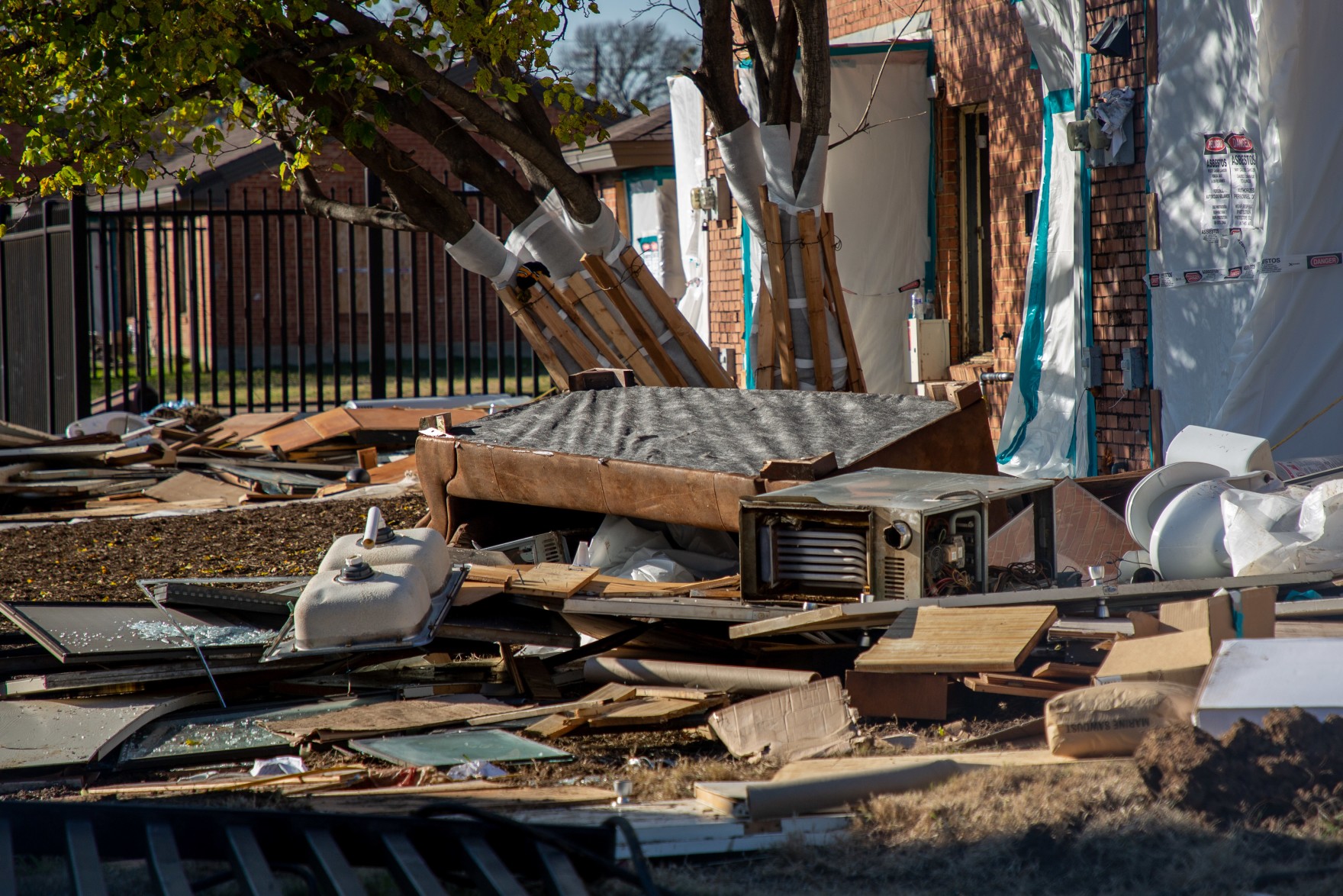 An Iconic Public Housing Development Comes Down In Fort Worth, Leaving ...