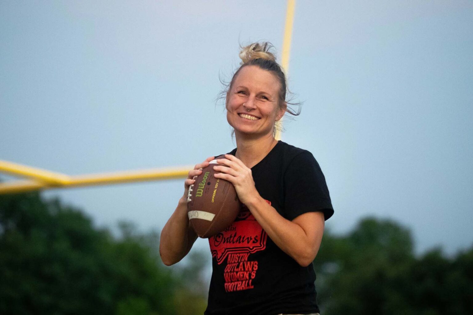 Deaf Austin football player seeks to pay her success in the sport ...