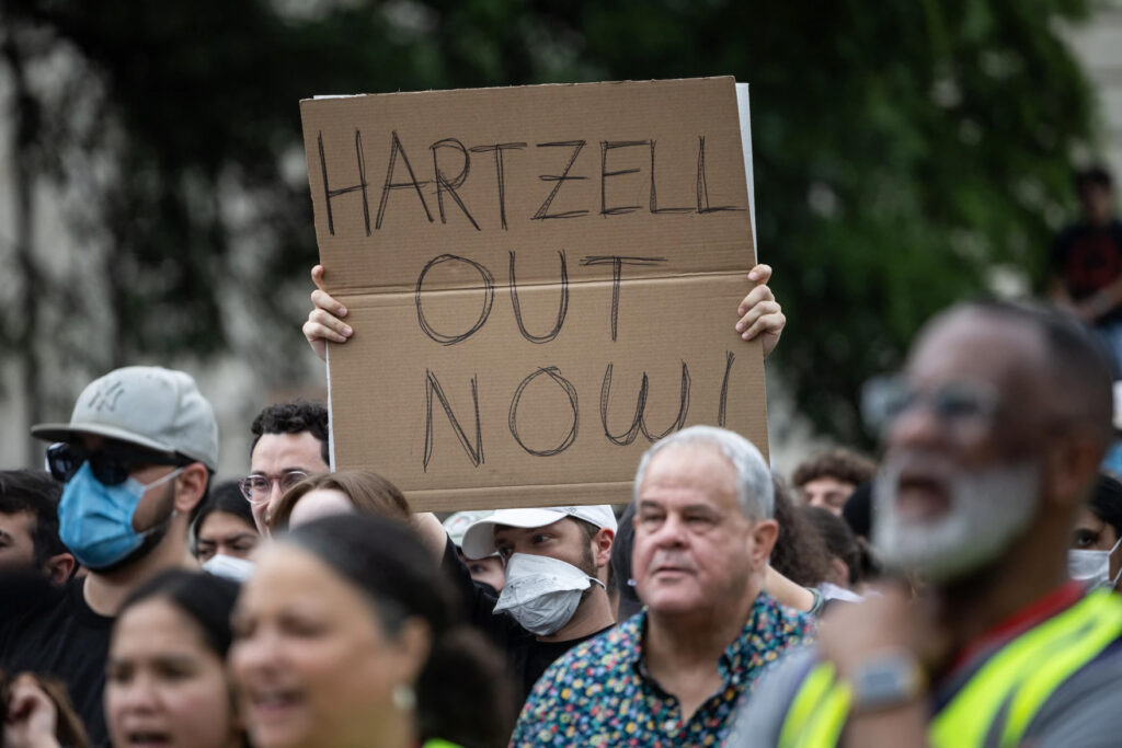 UT faculty hold rally to criticize protest crackdown — without police ...