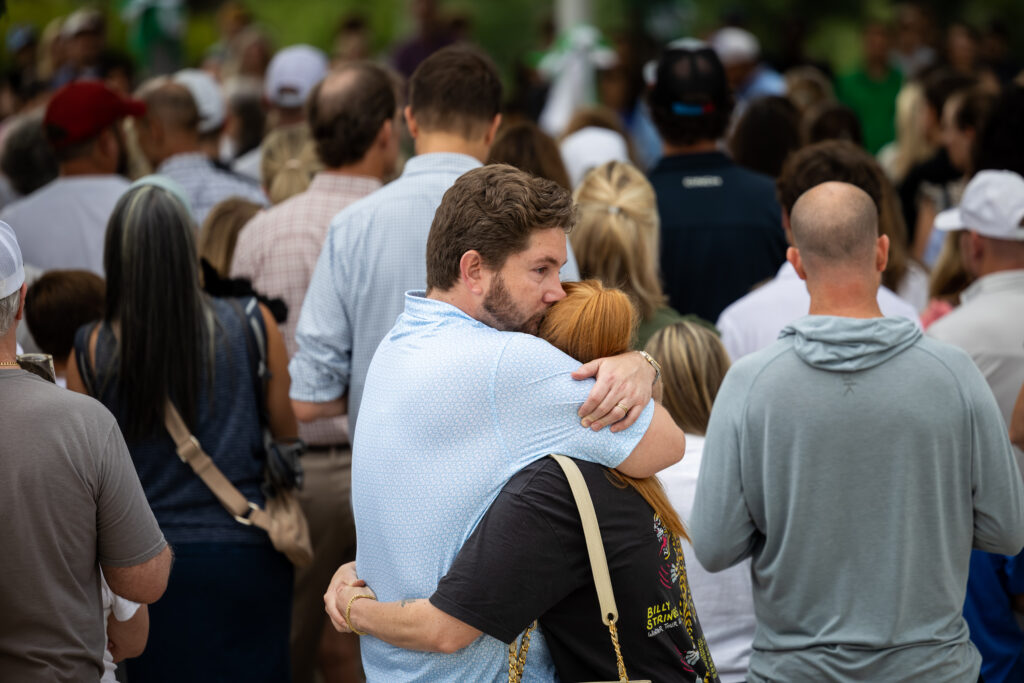 ‘We come together, we help strangers’: Texas grief counselor gives ...
