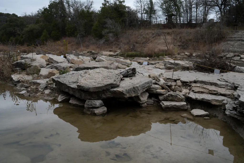 Residents protest high-voltage power lines that could skirt Dinosaur ...