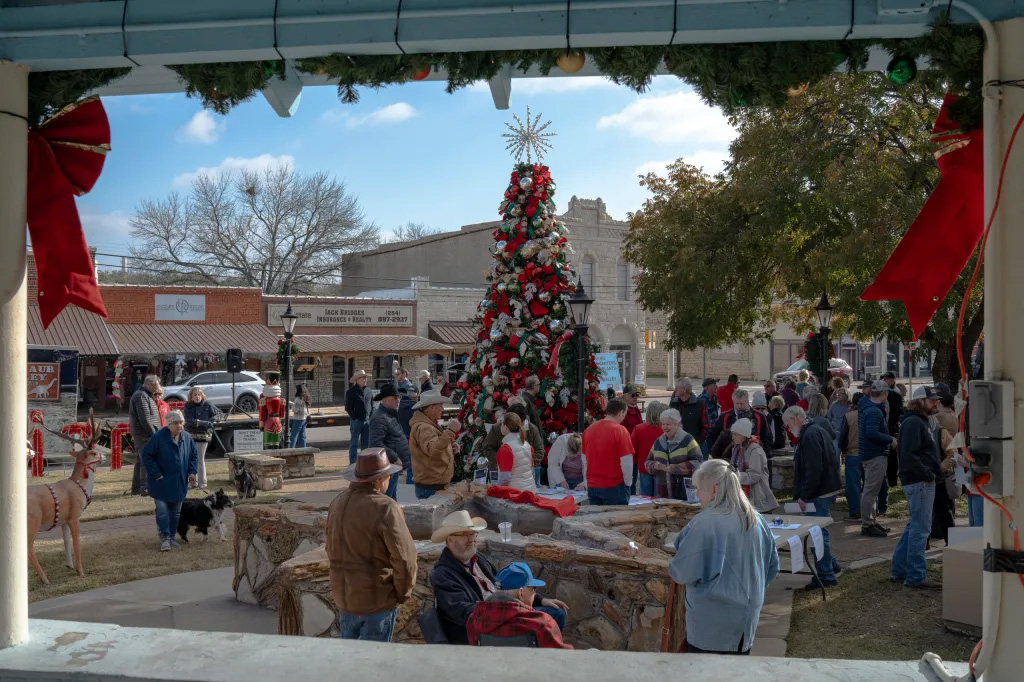 Residents protest high-voltage power lines that could skirt Dinosaur ...